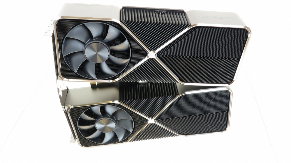 Geforce RTX 3090 Ti Founders Edition im Test: Nvidias 2-GHz ...
