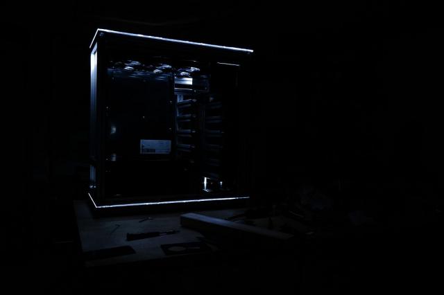 Gehäuse aus Aluminium-Profilen: Casemodder setzt auf Größe - Projekt ...
