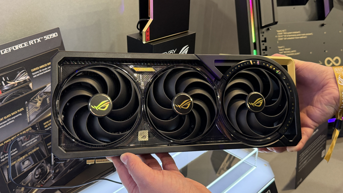 Asus ROG Astral RTX 5090 Edition 20: Luxus-GPU mit 800-Watt-Hinweis